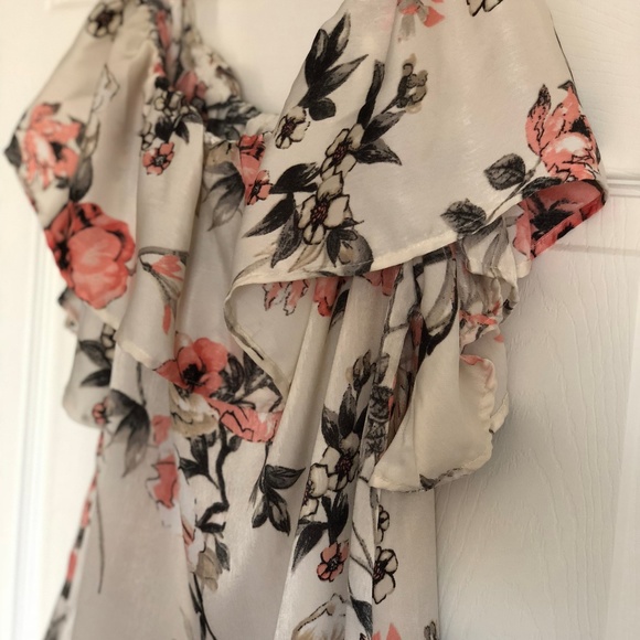 Tops | Nwt Off The Shoulder Pretty Spring Floral Top M | Poshmark